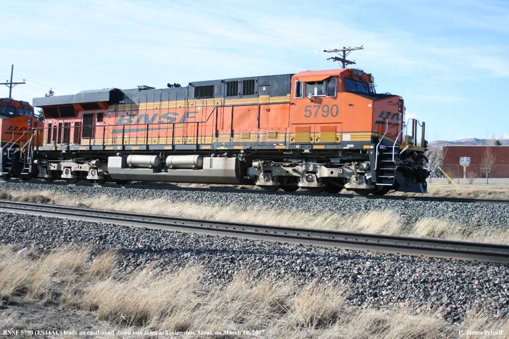 BNSF 5790 (ES44AC) East